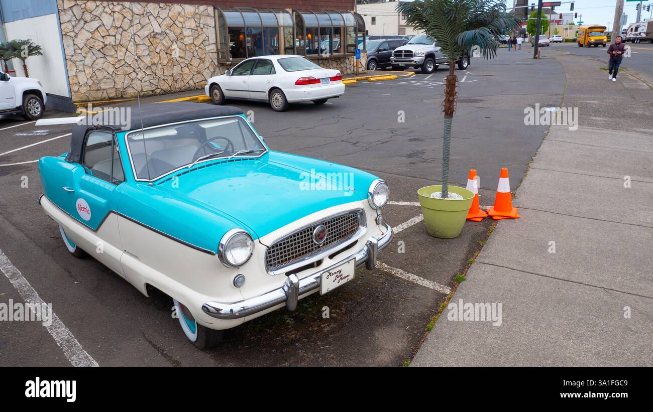 Astoria, Oregon, USA - May 21, 2019: Nash Metropolitan retro ...
