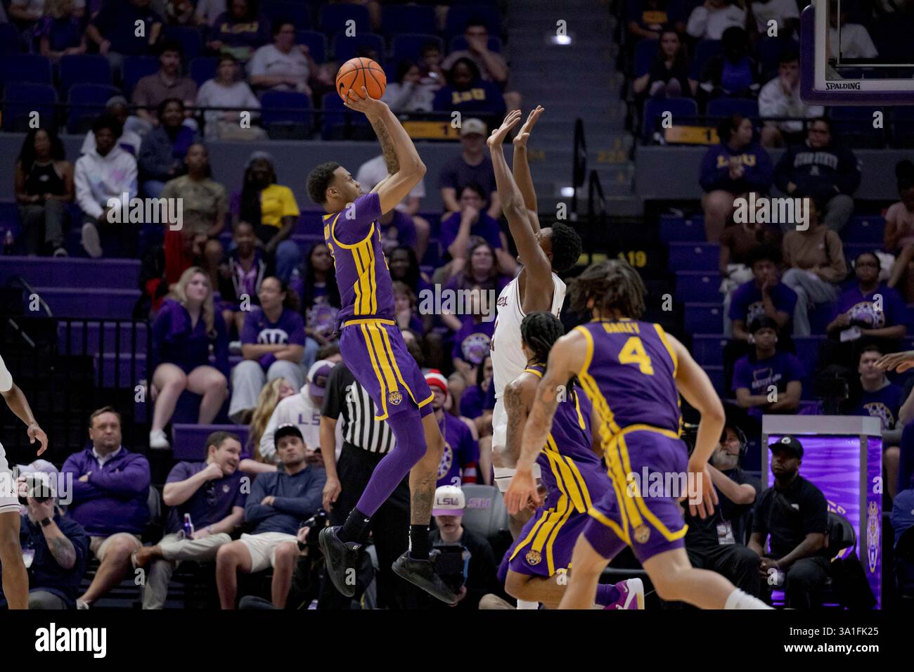 LSU forward Robert Miller III (6) shoots against Texas A&M forward ...