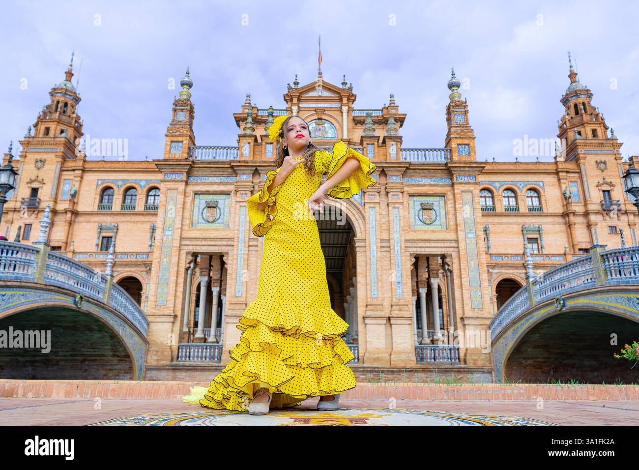 Traditional girl dancing flamenco in Spain Stock Photo - Alamy
