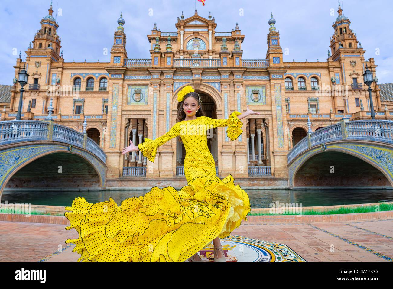Traditional girl dancing flamenco in Spain Stock Photo - Alamy