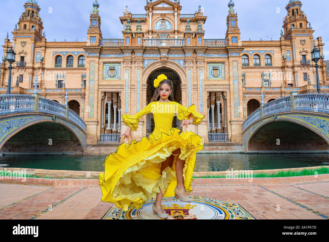 Traditional girl dancing flamenco in Spain Stock Photo - Alamy