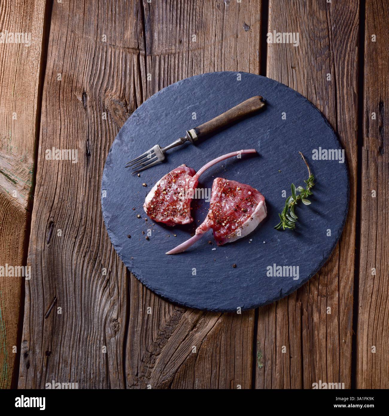 Raw rack lamb hi-res stock photography and images - Alamy