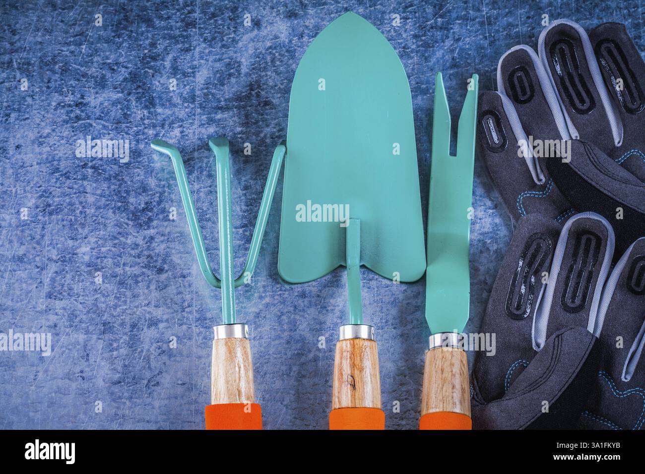 Metal rake trowel weeding hi-res stock photography and images - Alamy