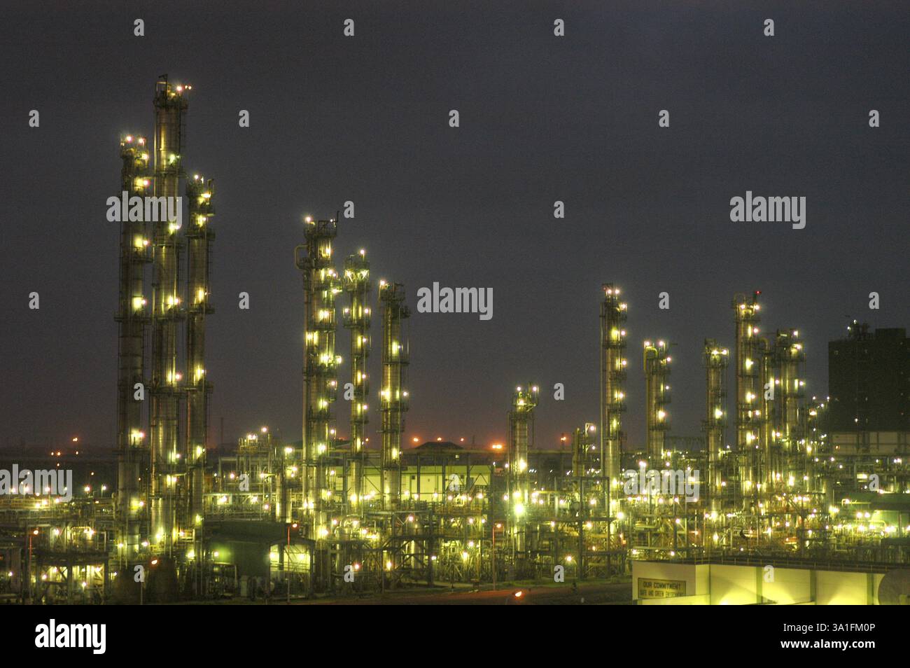 Petrochemicals manufacturing hi-res stock photography and images - Alamy