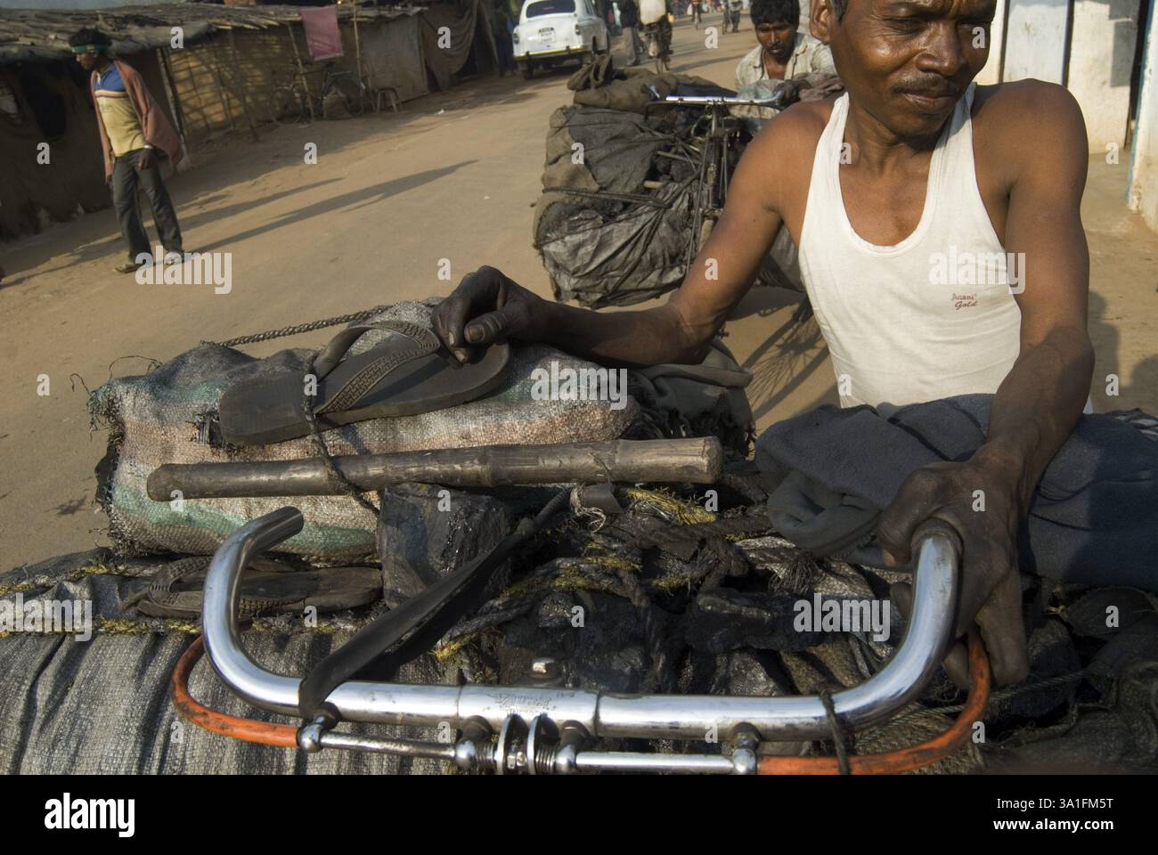 Coal thief, Jharkhand, India, Asia Stock Photo - Alamy