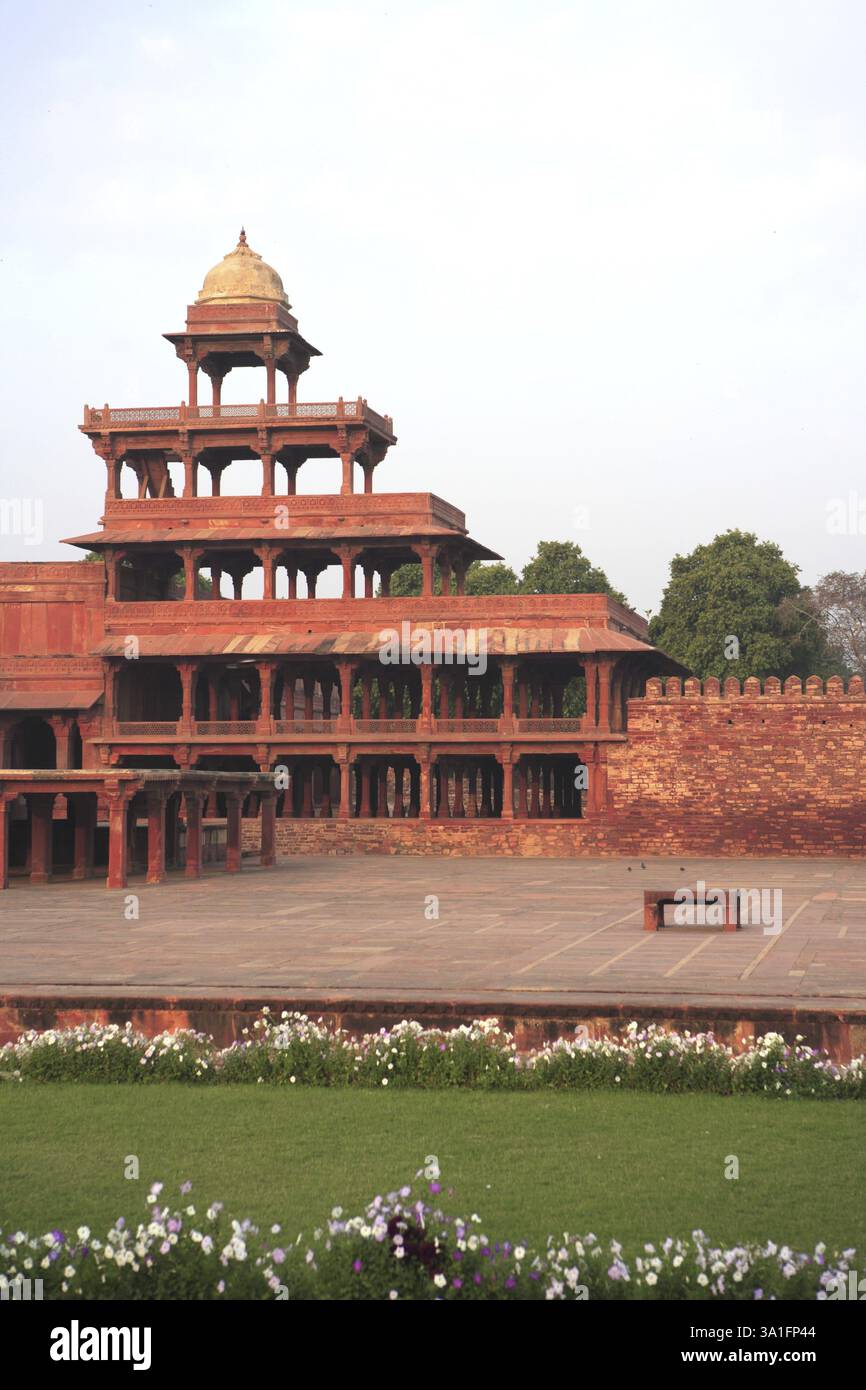 Panch Mahal in Fatehpur Sikri built during second half of 16th century ...