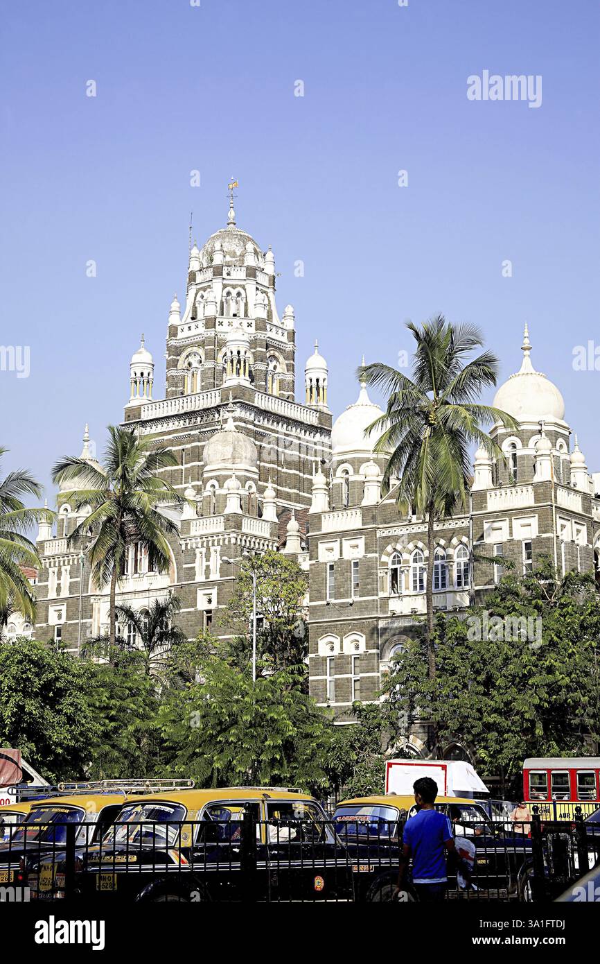 Western Railway headquarters office, Churchgate, Bombay Mumbai ...