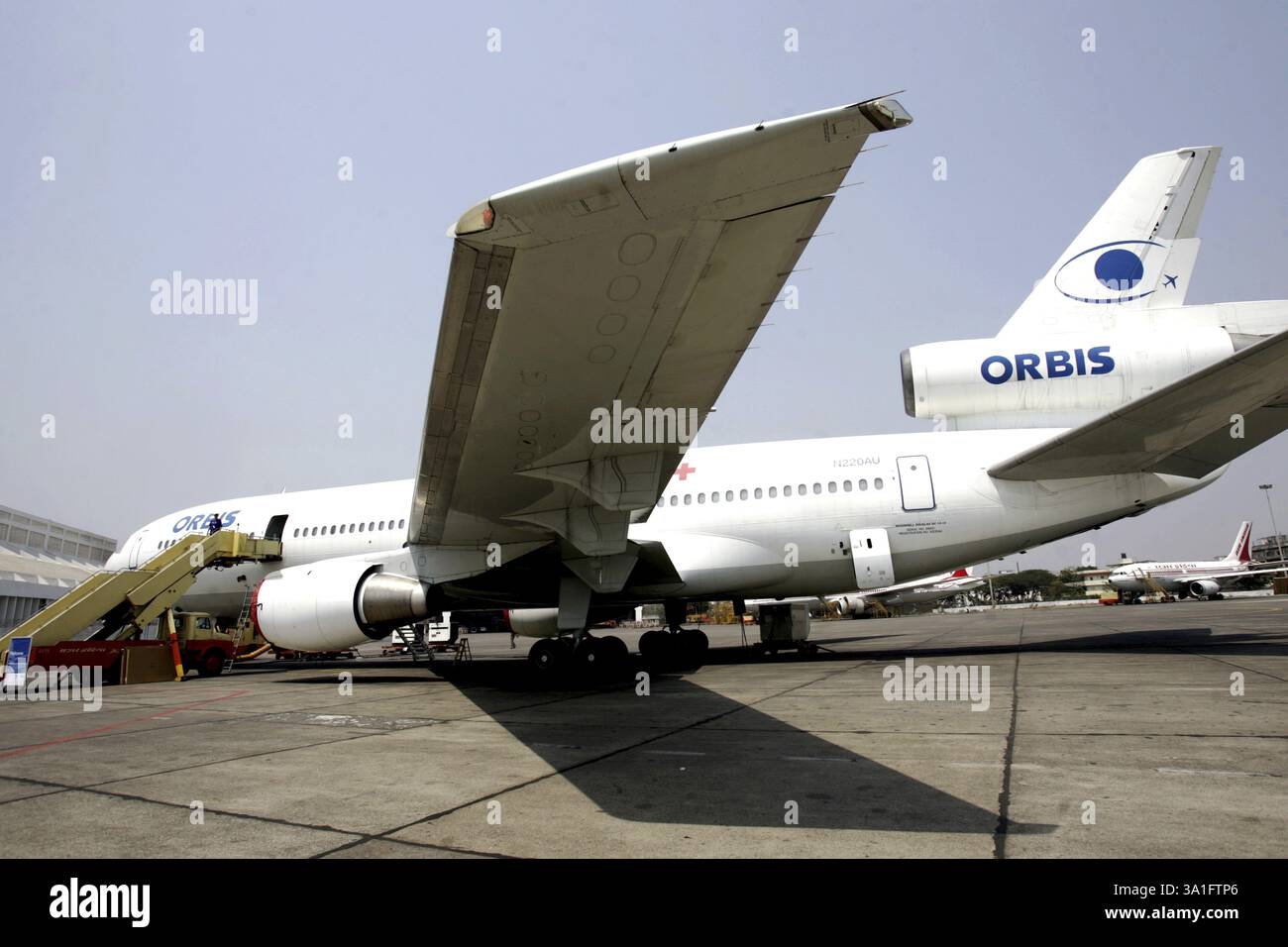 The world's only airborne ophthalmic surgical and training facility ...