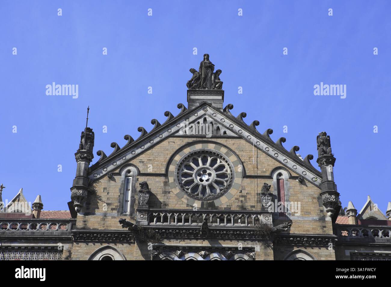 Chhatrapati Shivaji Terminus (formerly Victoria Terminus) Victorian ...