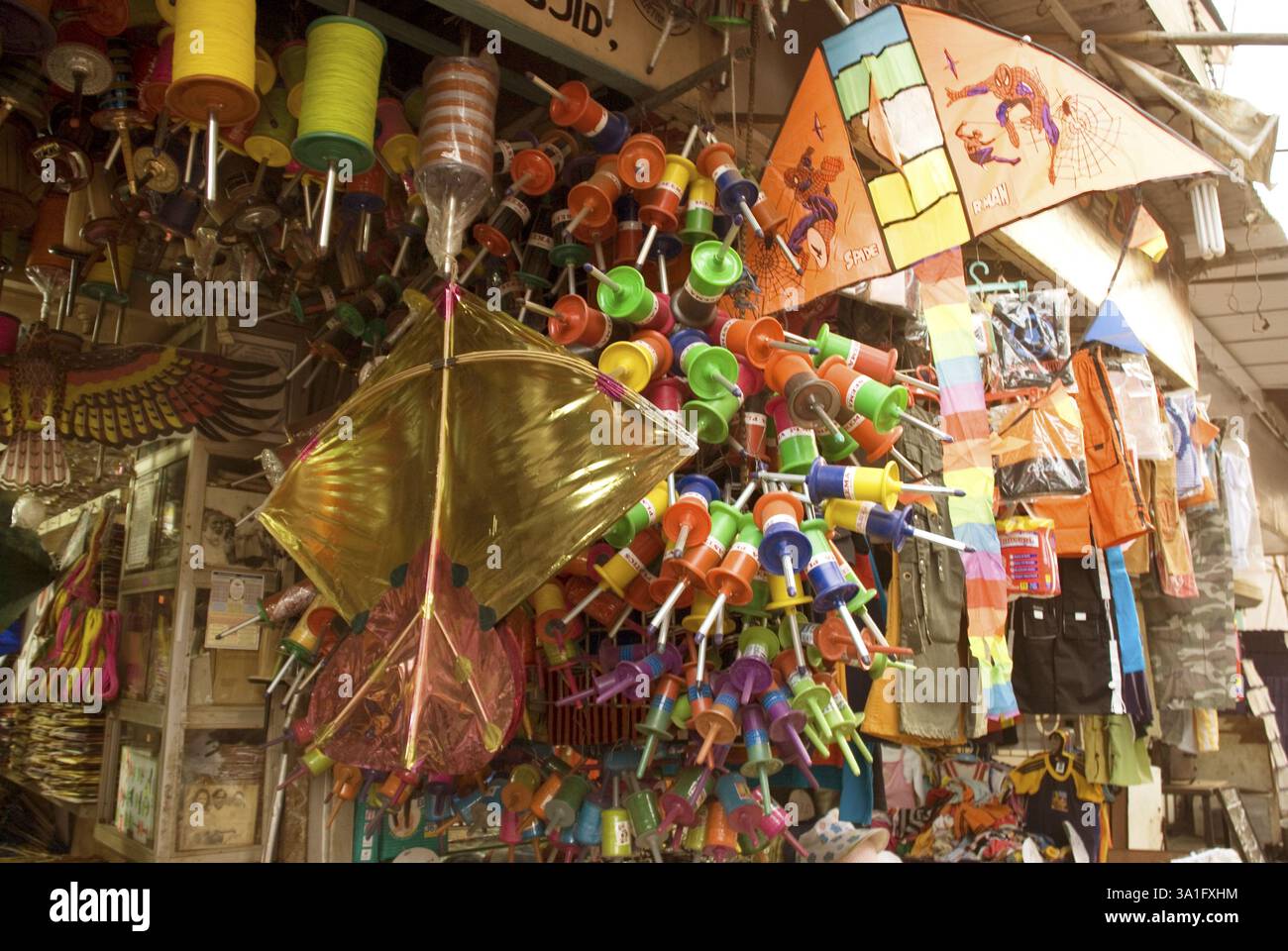 Kite flying show asia hi-res stock photography and images - Alamy