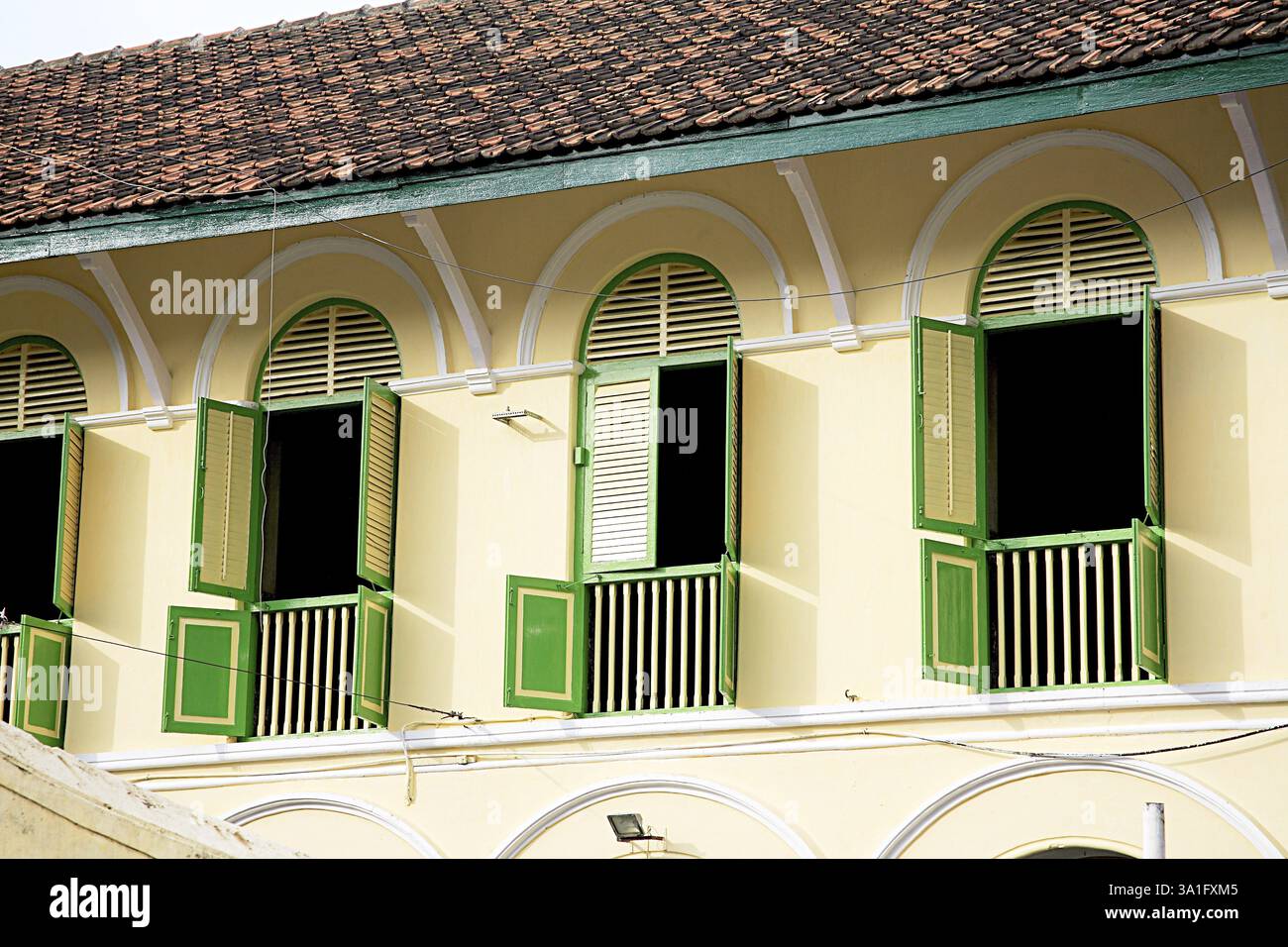 Old Dina building, Birla Sun Life Insurance Company, mass urban housing ...