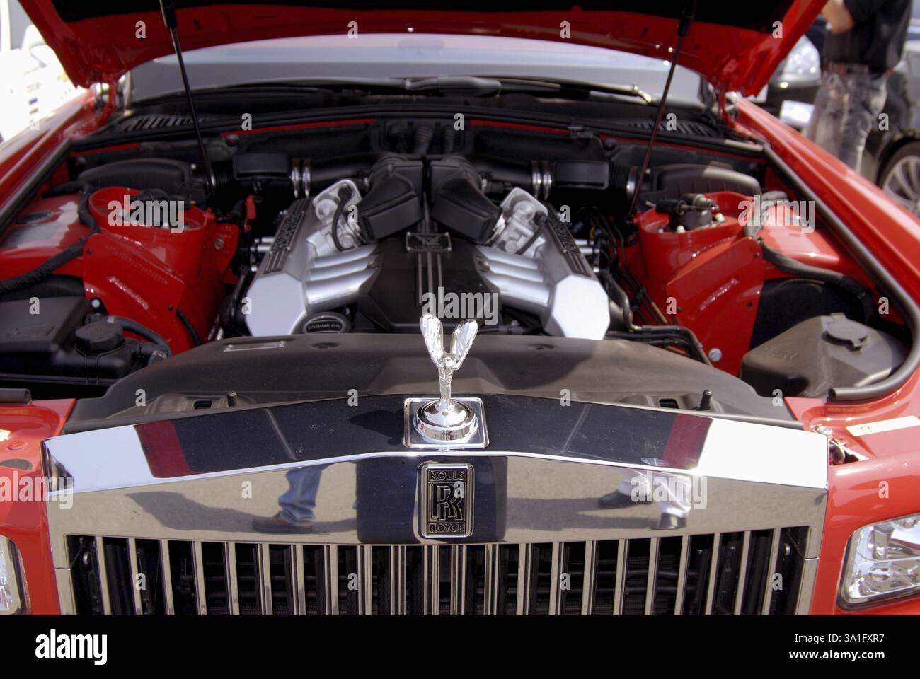 Rolls royce car red color front close up hi-res stock photography and ...