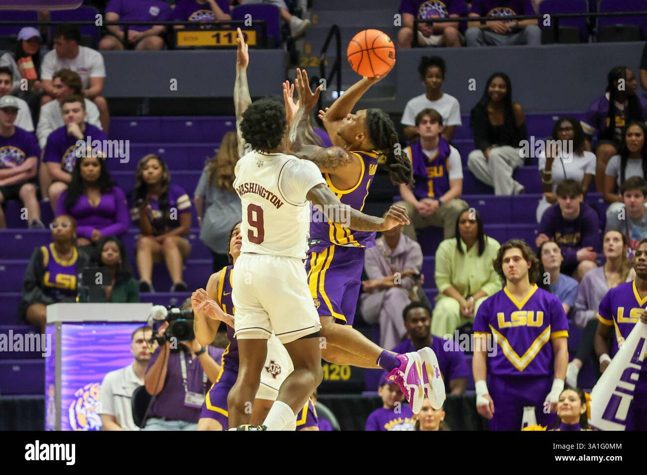 Baton Rouge, United States. 08th Mar, 2025. LSU Tigers guard Jordan ...