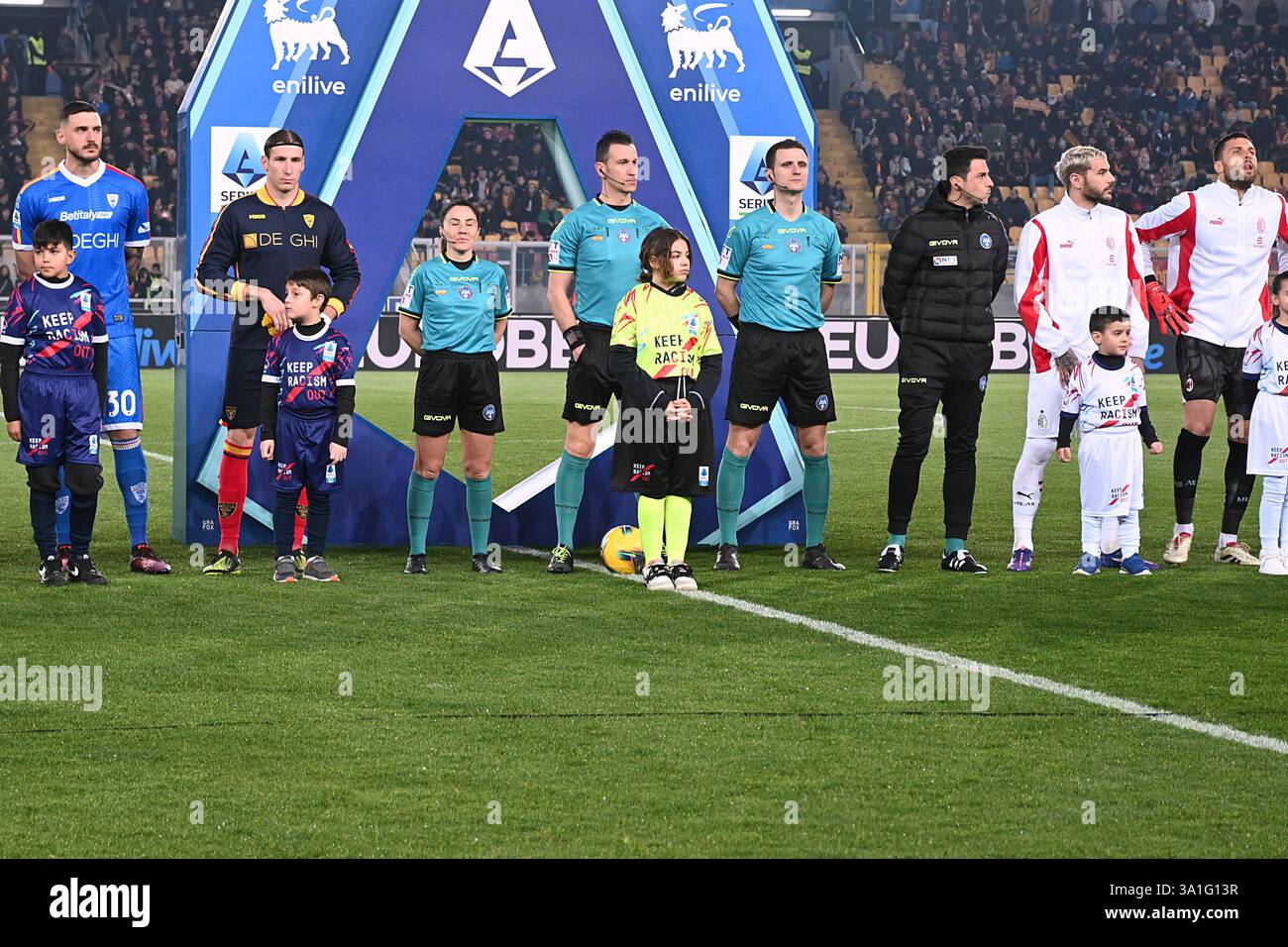 Lecce, Italy. 08th Mar, 2025. Teams in the center of the field for the ...