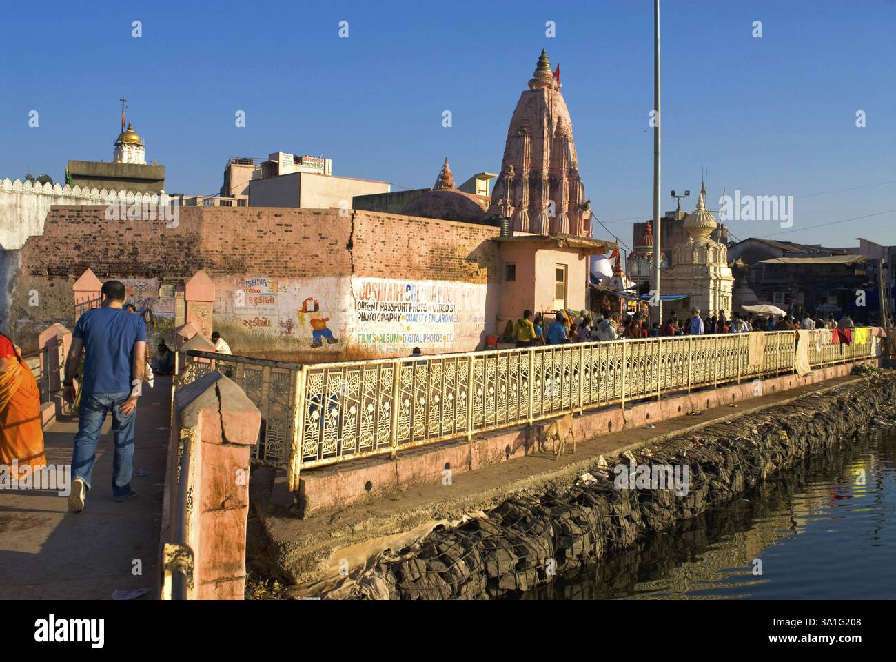 Lake, Dakor temple Near Anand, Gujarat, India, Asia Stock Photo - Alamy