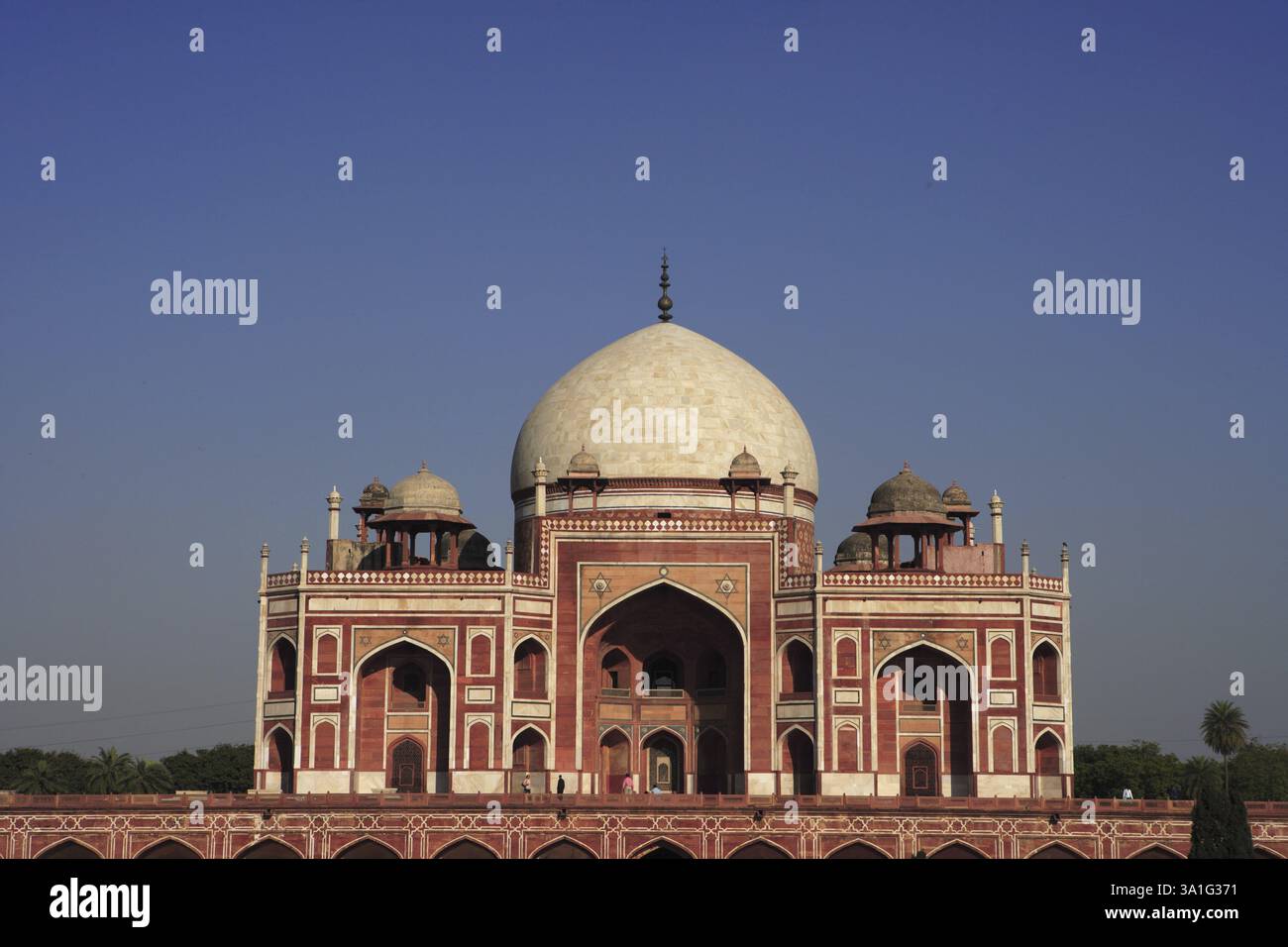 Humayun's tomb built in 1570 made from red sandstone and white marble ...