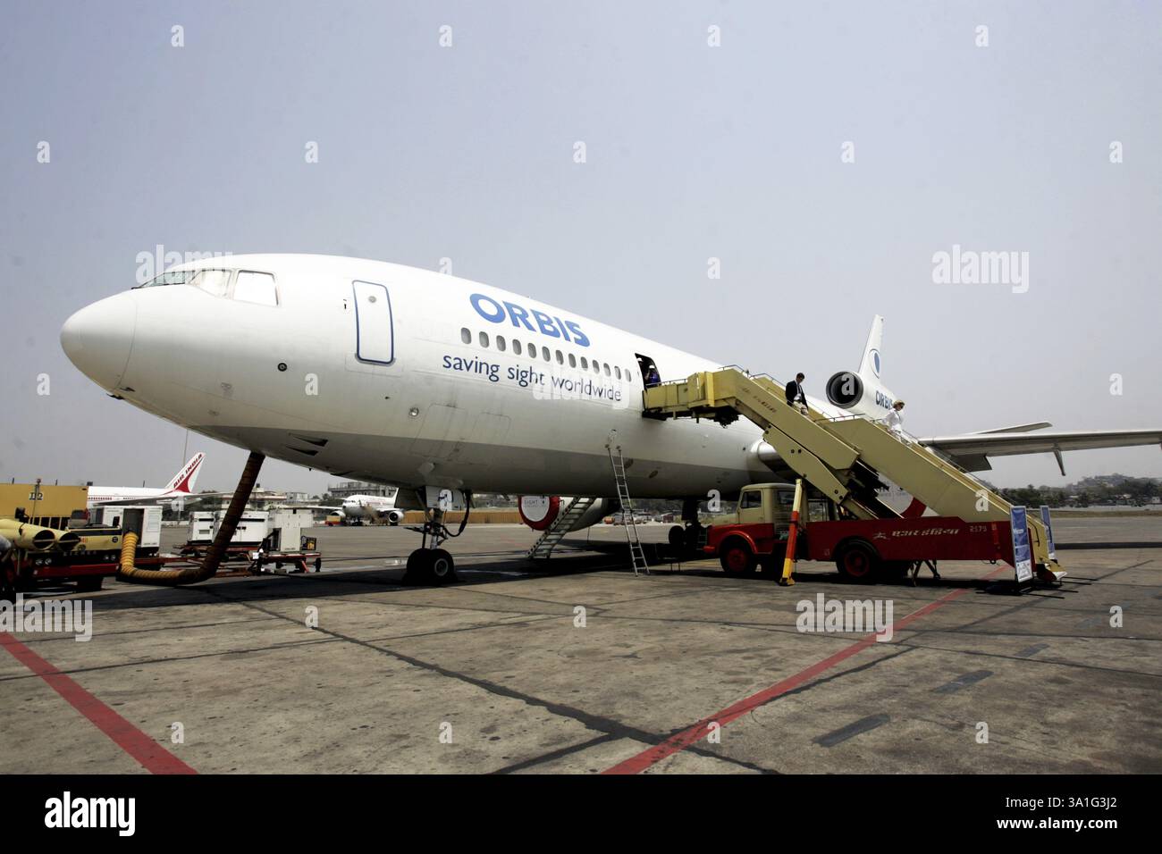 The world's only airborne ophthalmic surgical and training facility ...