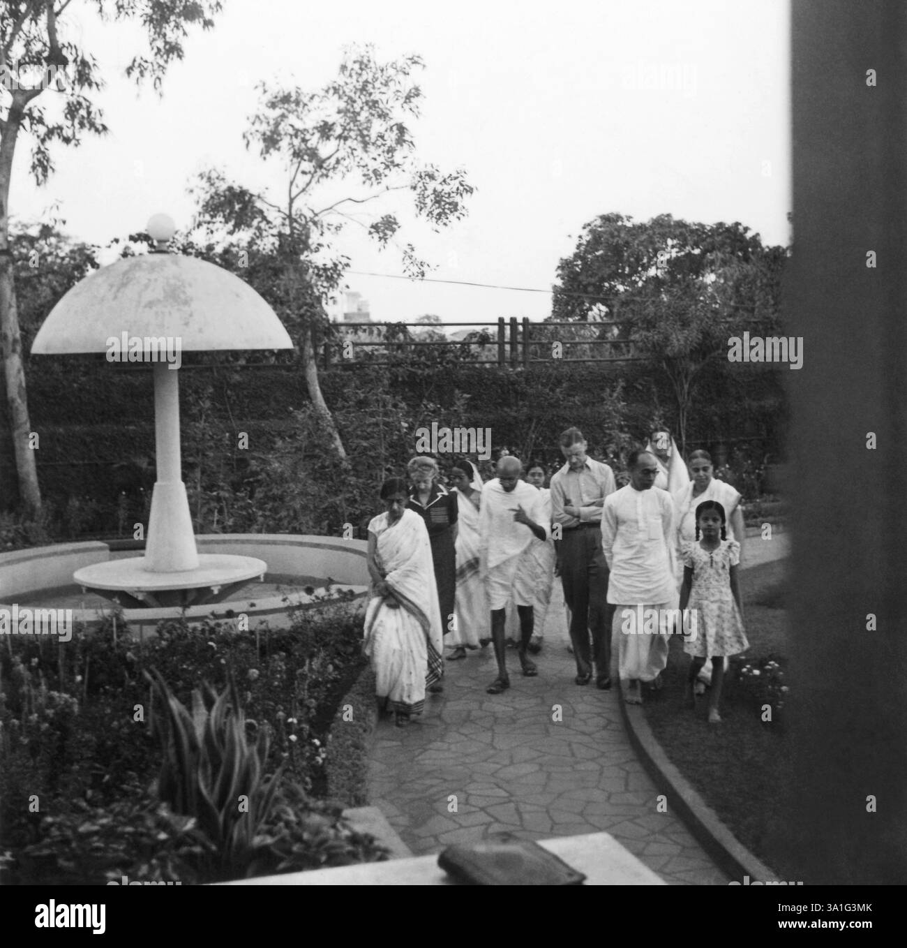 Rajkumari Amrit Kaur, Agatha Harrison, Mr. Alexander, Mahatma Gandhi ...