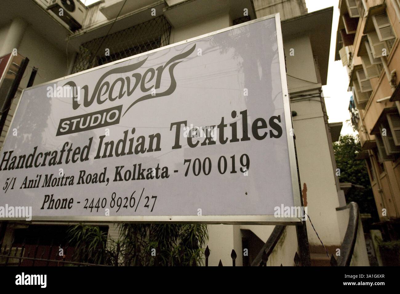 Traditional fabric shop, Weavers' Studio, Calcutta, West Bengal, India ...