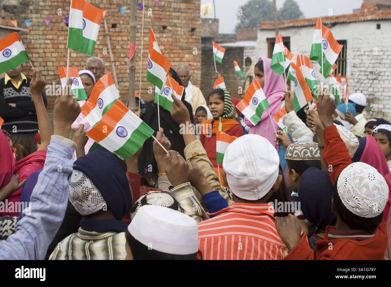 Muslim children with Indian flag on republic day 26th January in ...