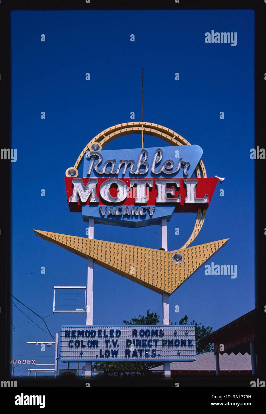 Rambler Motel sign, Route 66, Shamrock, Texas. Vintage Americana ...