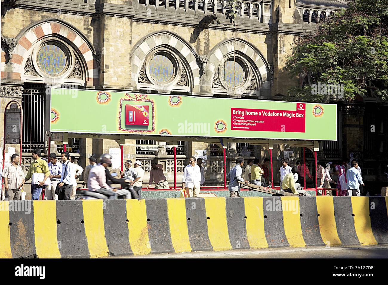 Advertising hording of Vodafone on Chatrapathi Shivaji Terminus BEST ...