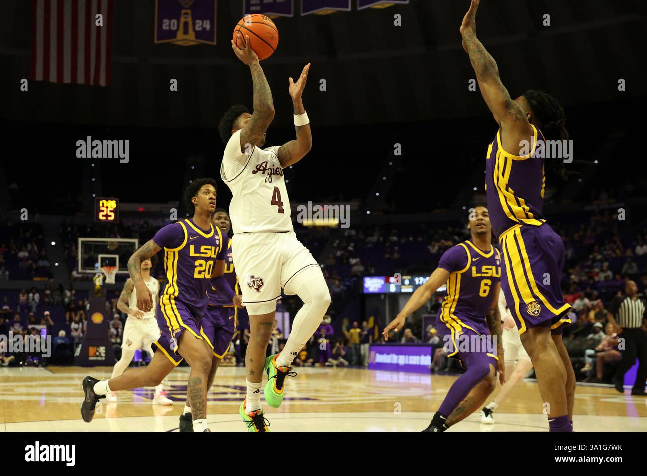Texas A&M Aggies guard Wade Taylor IV (4) shoots a layup against LSU ...