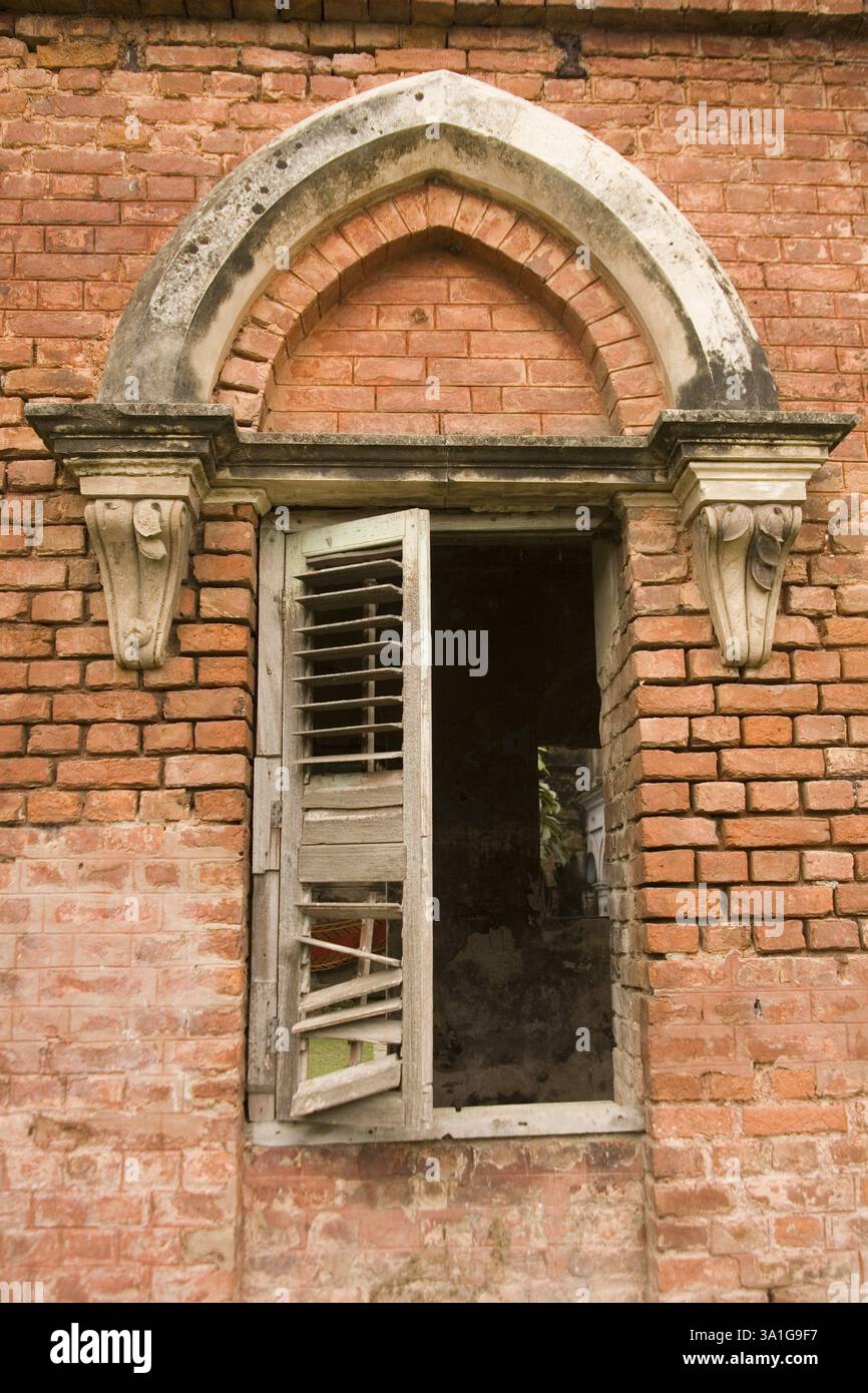 Broken window of Haweli, bangla architecture old house left by Hindus ...