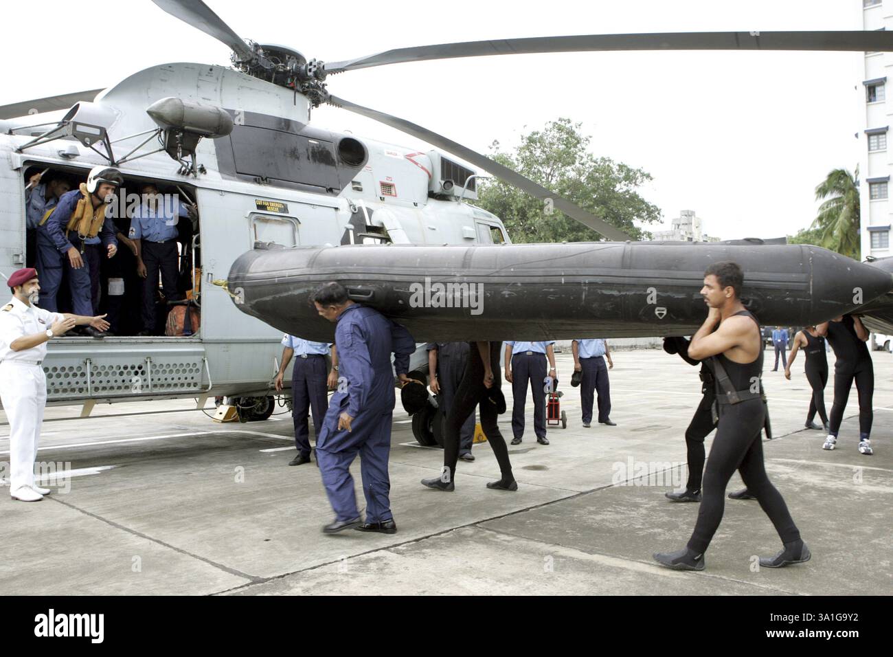 Marine commandos of Indian Navy doing mock demonstration how to rescue ...