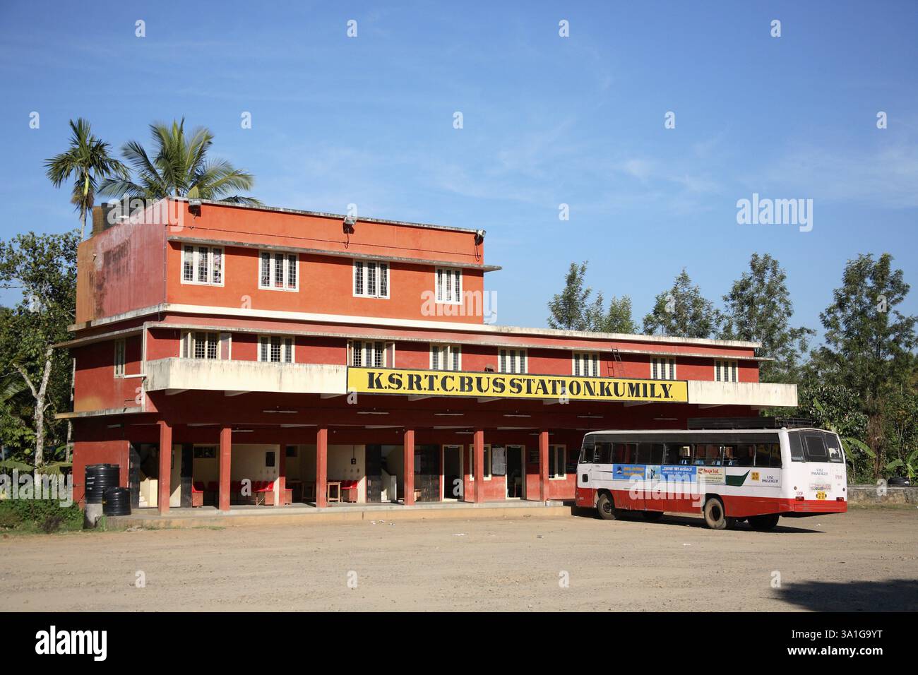 Ksrtc kerala state road transport hi-res stock photography and images ...