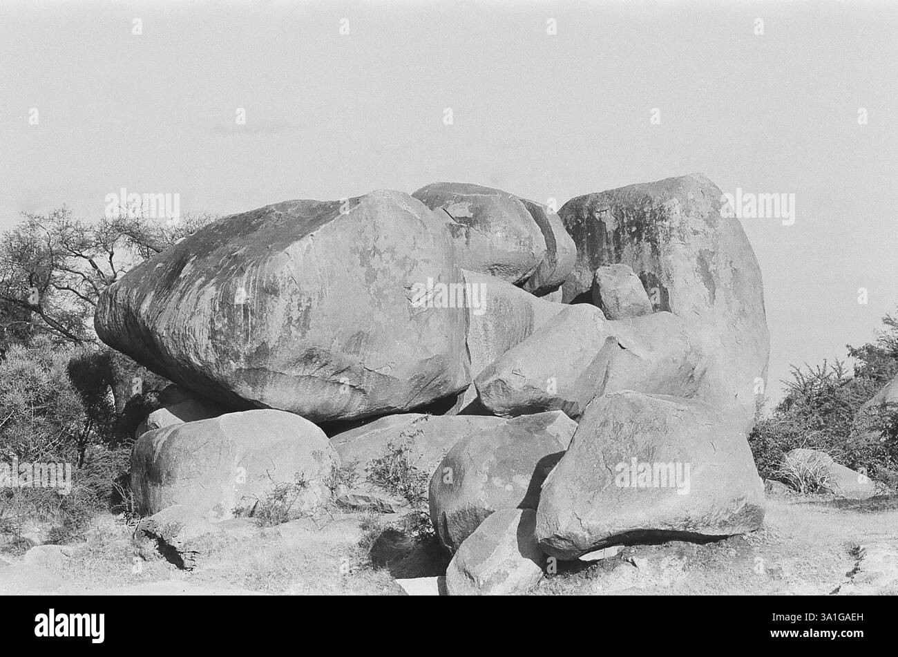 Impressive rock formations in centuries old deccan plateau near Hospet ...