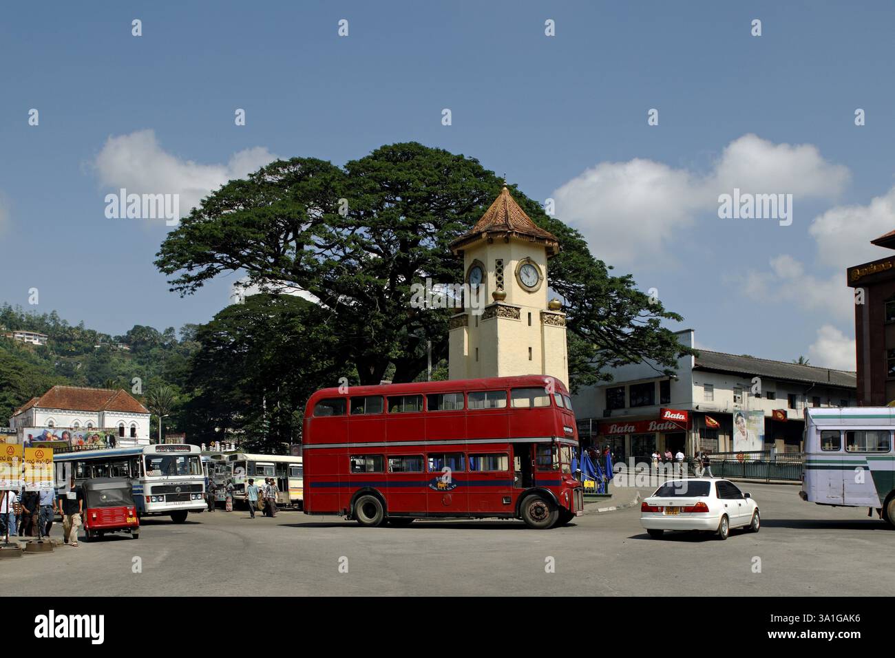Kandy town square, double decker bus donated by England, Sri Lanka ...