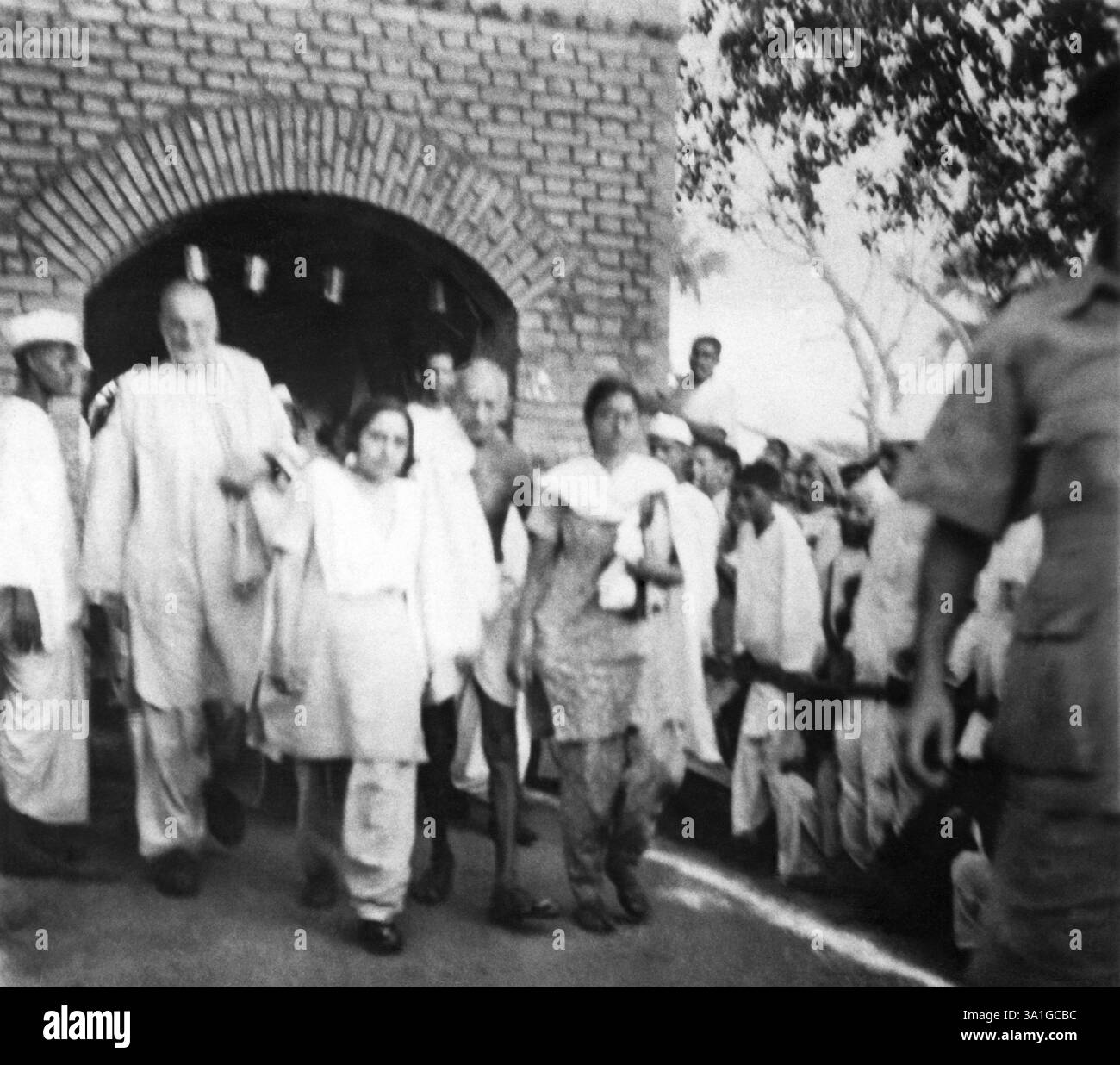 Khan Abdul Gaffar Khan, Mridulabehn Sarabai, Mahatma Gandhi and Manu ...