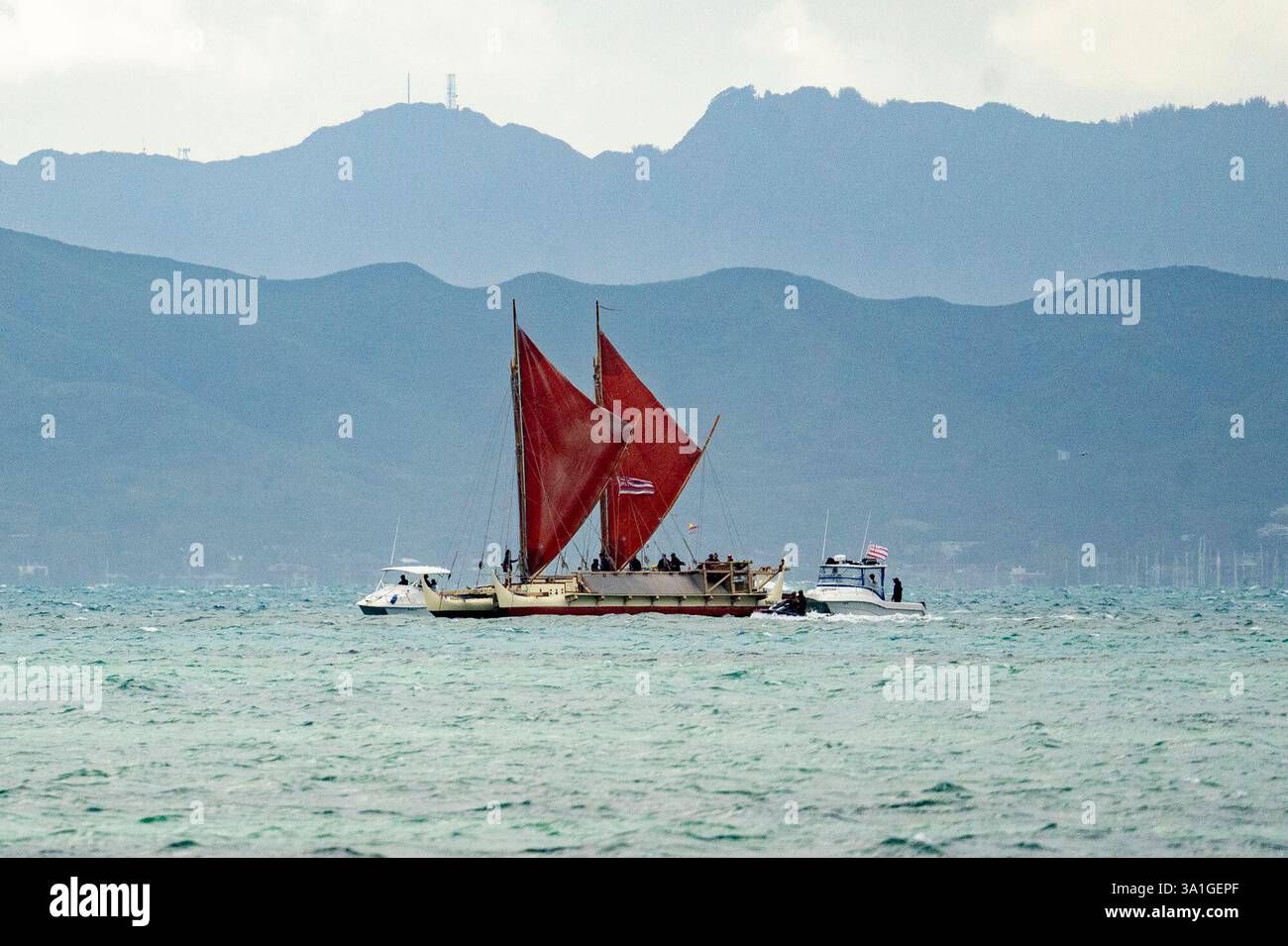 Hokulea sails into the shore of Kualoa Regional Park before its Hokulea ...