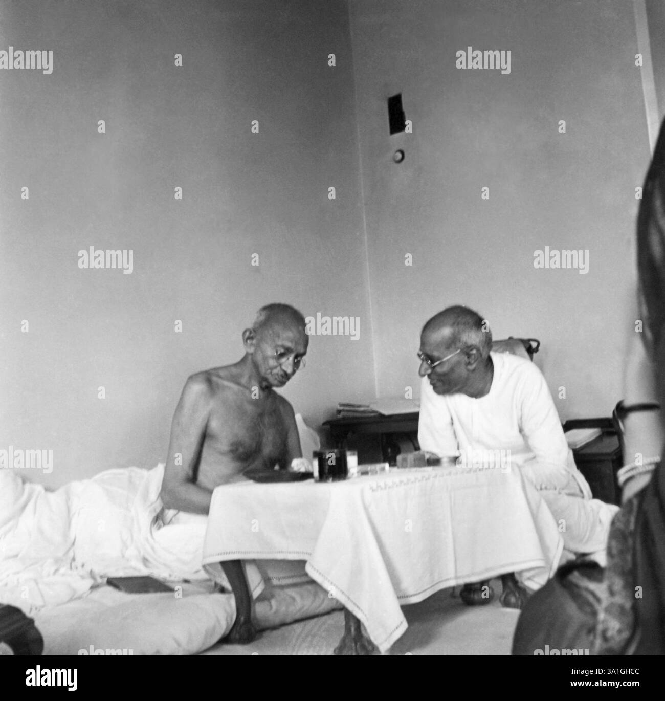 Mahatma Gandhi interacting with Chakravarti Rajagopalachari at Birla ...