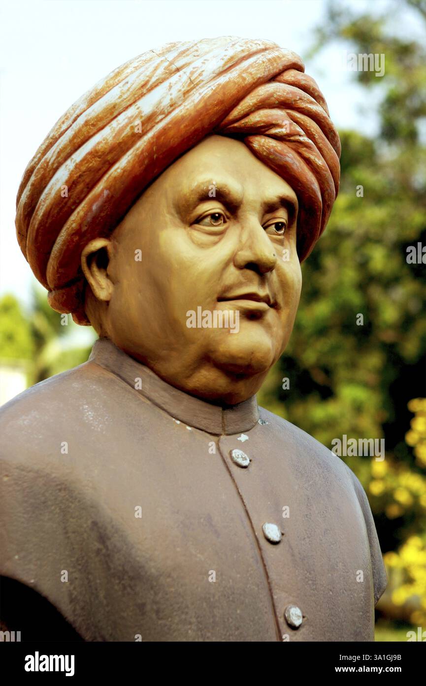 Last king of kutch shri madan singhji (1909 - 1991) at sharad baug ...