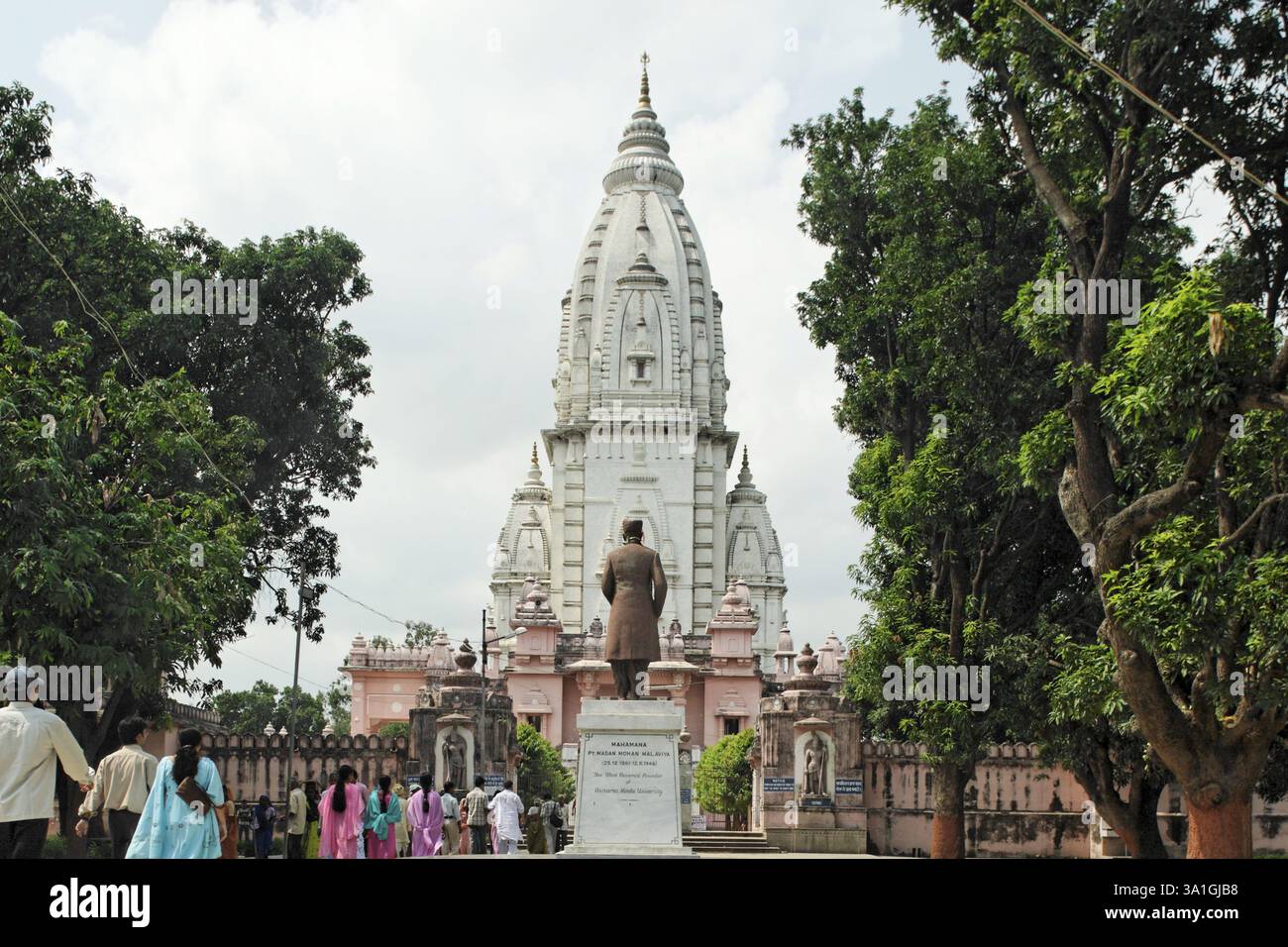 Statue Pandit Madan Mohan Malviya near Kashi Vishwanath, Banaras Hindu ...