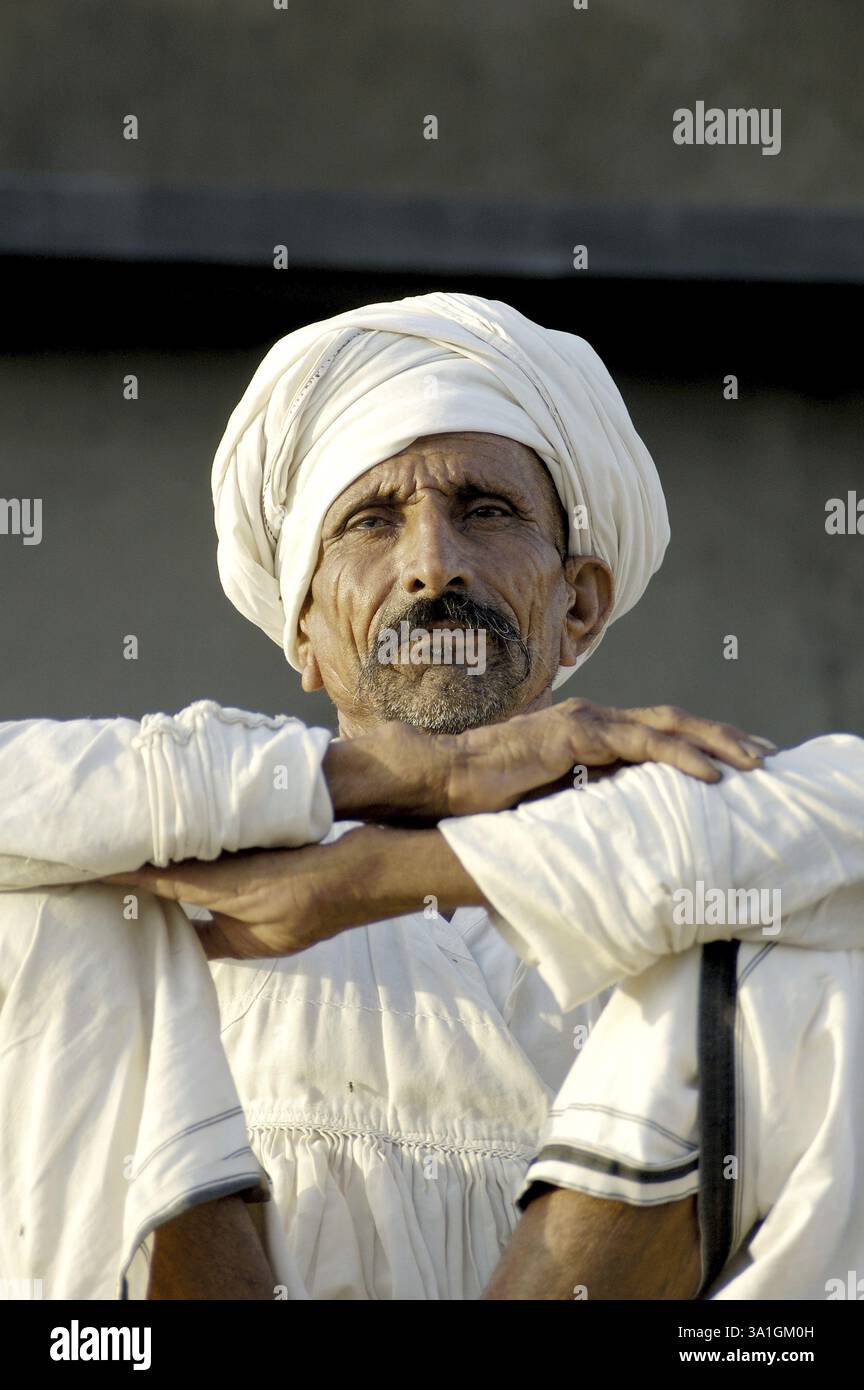 Rabari costume hi-res stock photography and images - Alamy