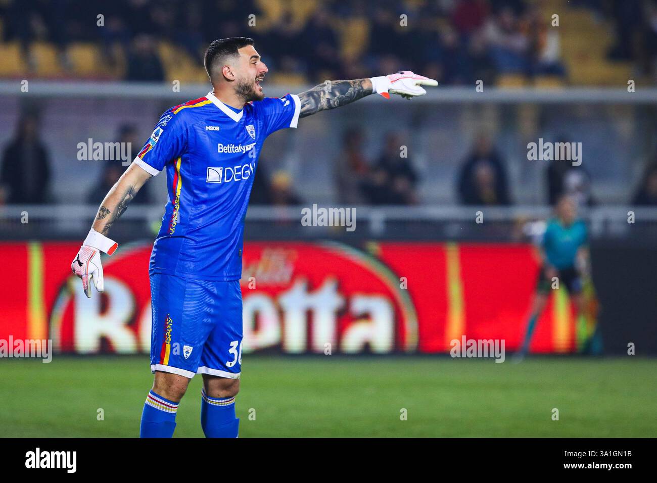 Lecce, Italy. 08th Mar, 2025. Wladimiro Falcone of US Lecce gestures ...