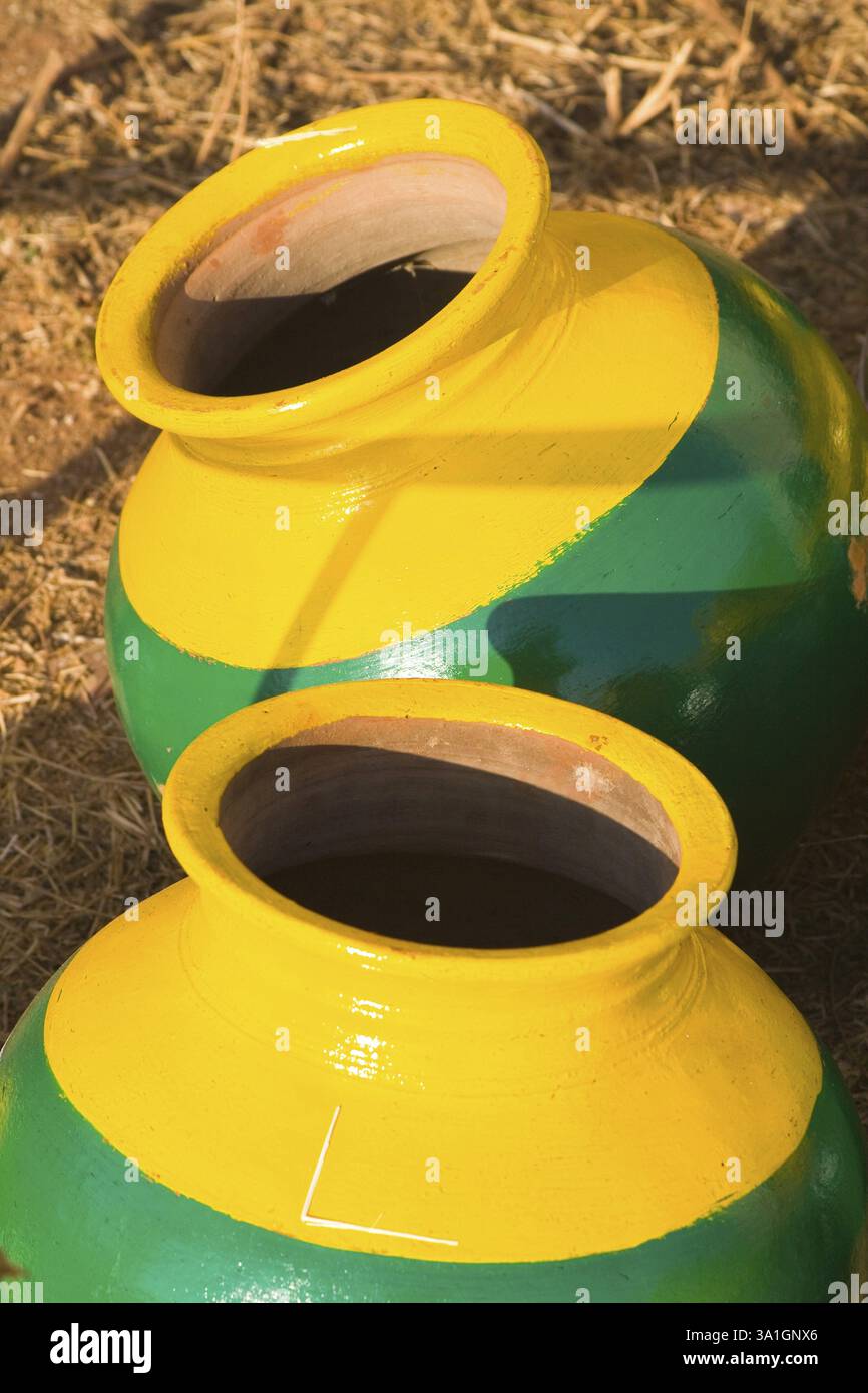 Pitcher, clay pot for drinking water, India, Asia Stock Photo - Alamy