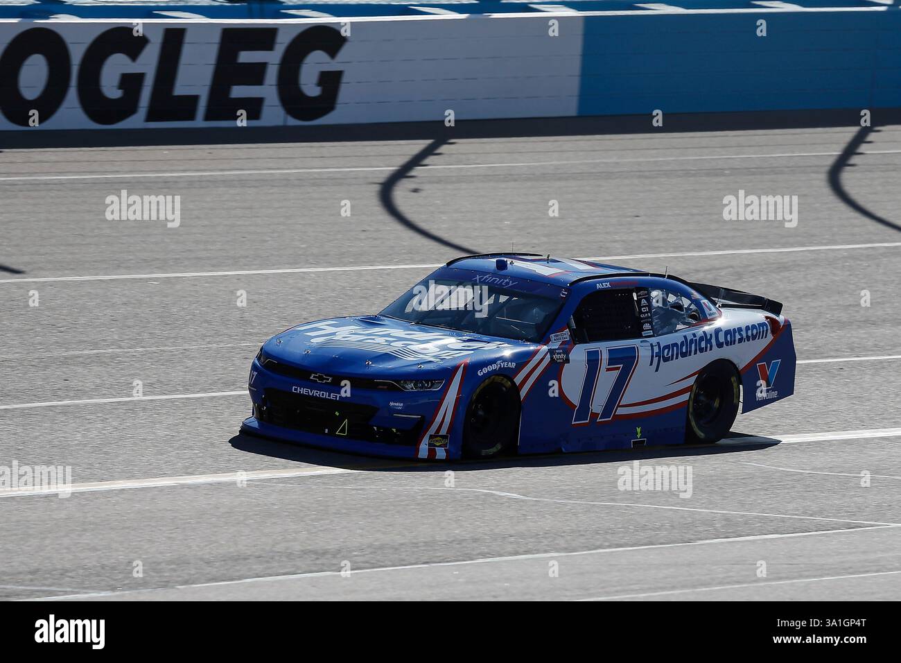 AVONDALE, AZ - MARCH 08: Alex Bowman(i) (#17 Hendrick Motorsports ...