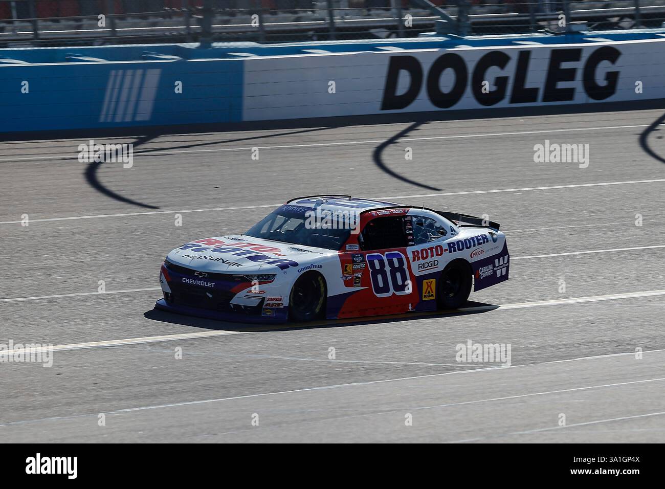 AVONDALE, AZ - MARCH 08: Connor Zilisch (#88 JR Motorsports Roto-Rooter ...