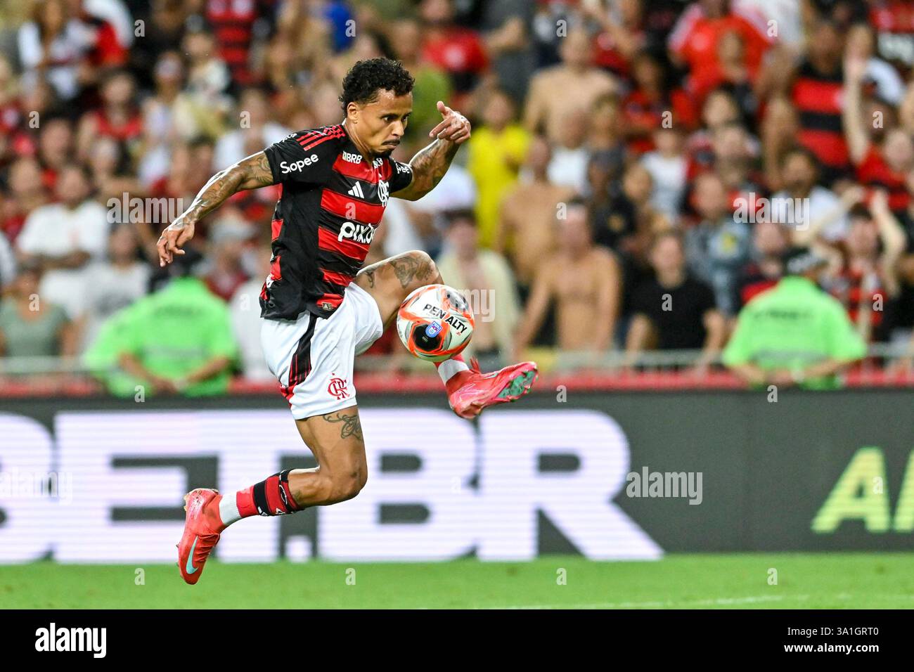 Rio de Janeiro, Brazil - March 8, 2025: Allan during a football match ...