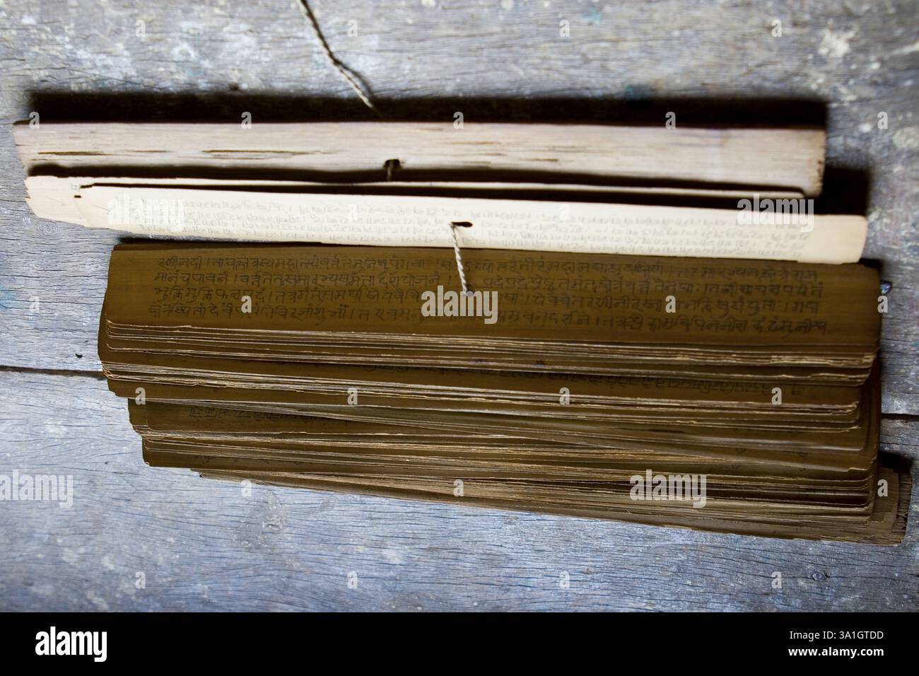 Scroll of hindu patra hi-res stock photography and images - Alamy