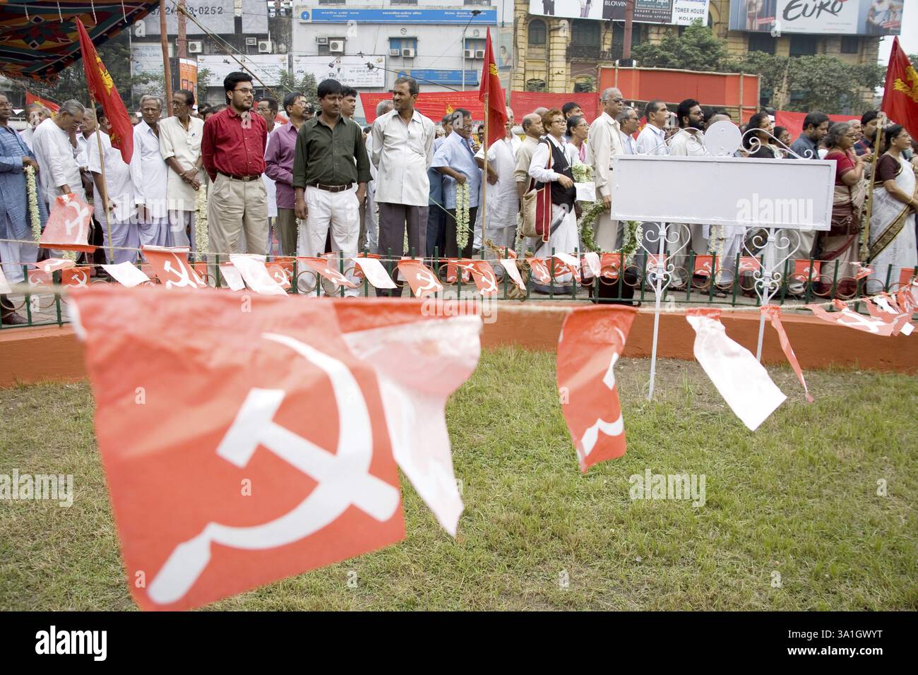 Red flags communist symbols hi-res stock photography and images - Alamy
