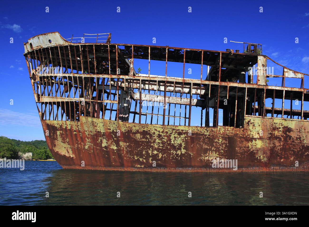 Wrecked ship near Dixon cove, Roatan island, country Honduras Stock ...