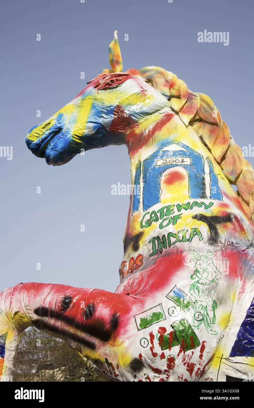 Colourful horse sculpture, Art Installation, Kala Ghoda festival 2008 ...