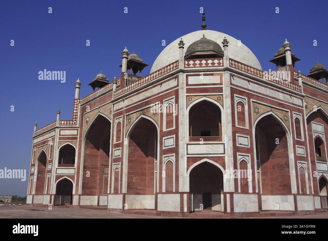 Humayun's tomb built in 1570 made from red sandstone and white marble ...
