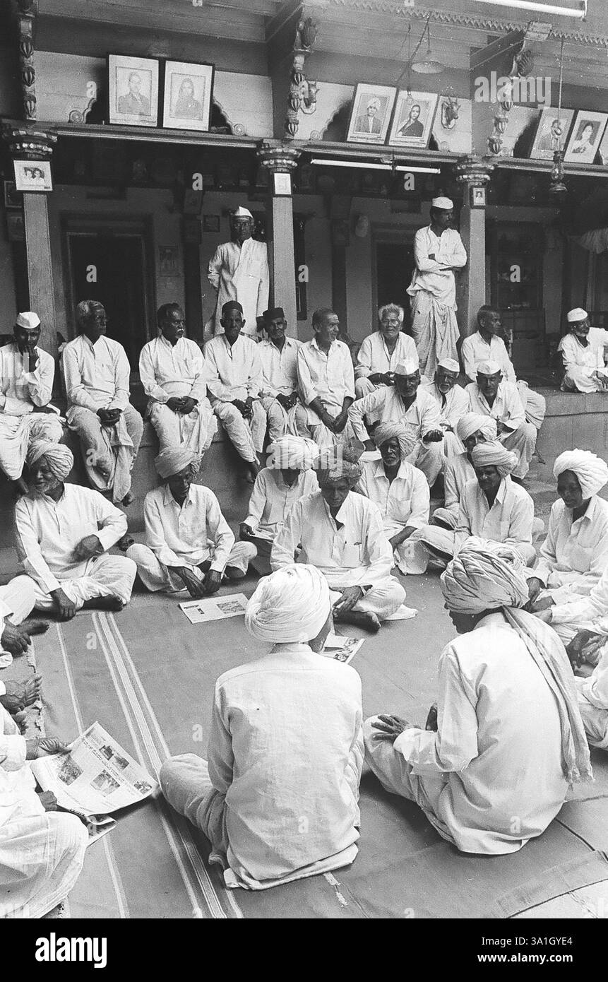 Age speaking Black and White Stock Photos & Images - Alamy