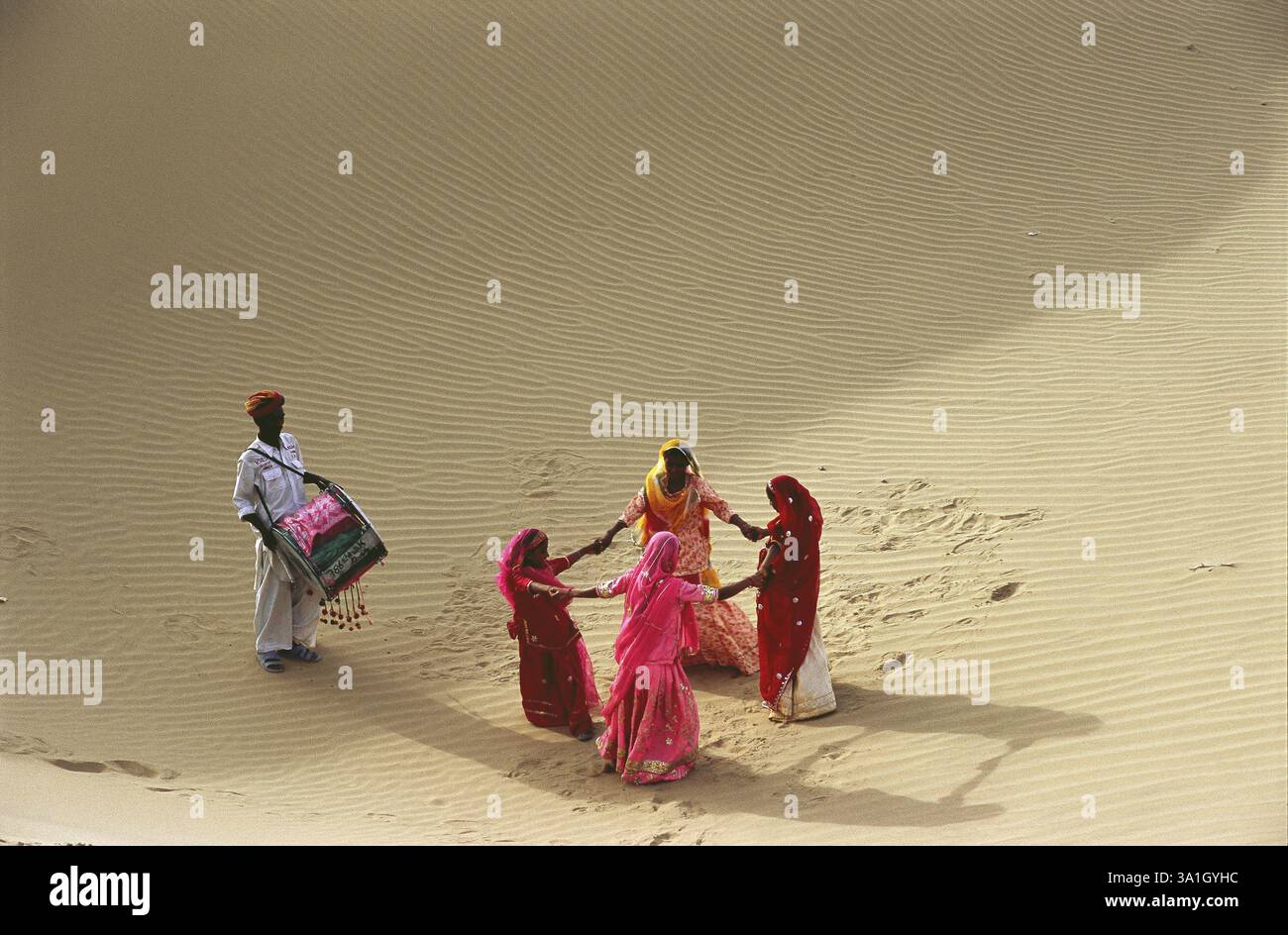 Rajasthani man in traditional dance hi-res stock photography and images ...